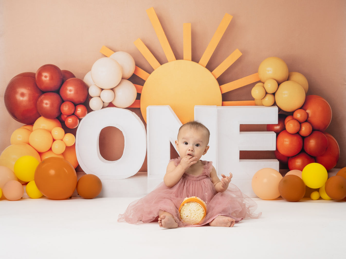 Sunny One – Fancy Fabric & Props