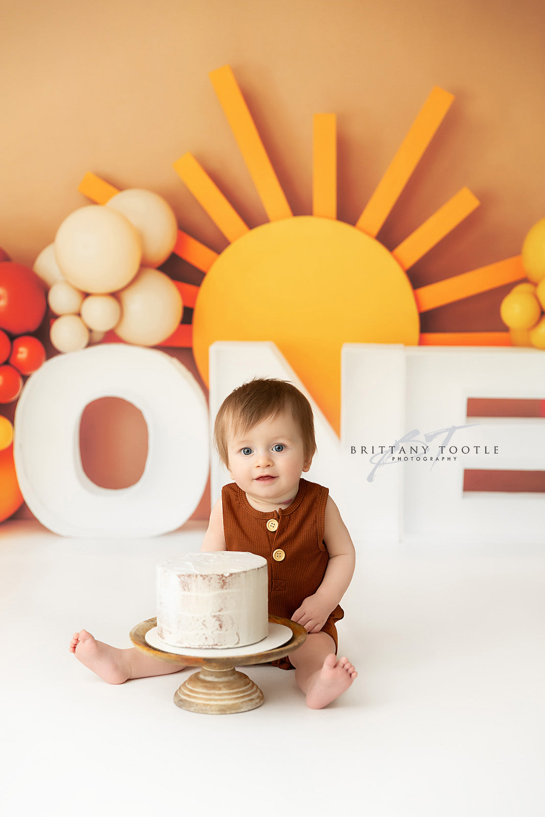 Sunny One – Fancy Fabric & Props