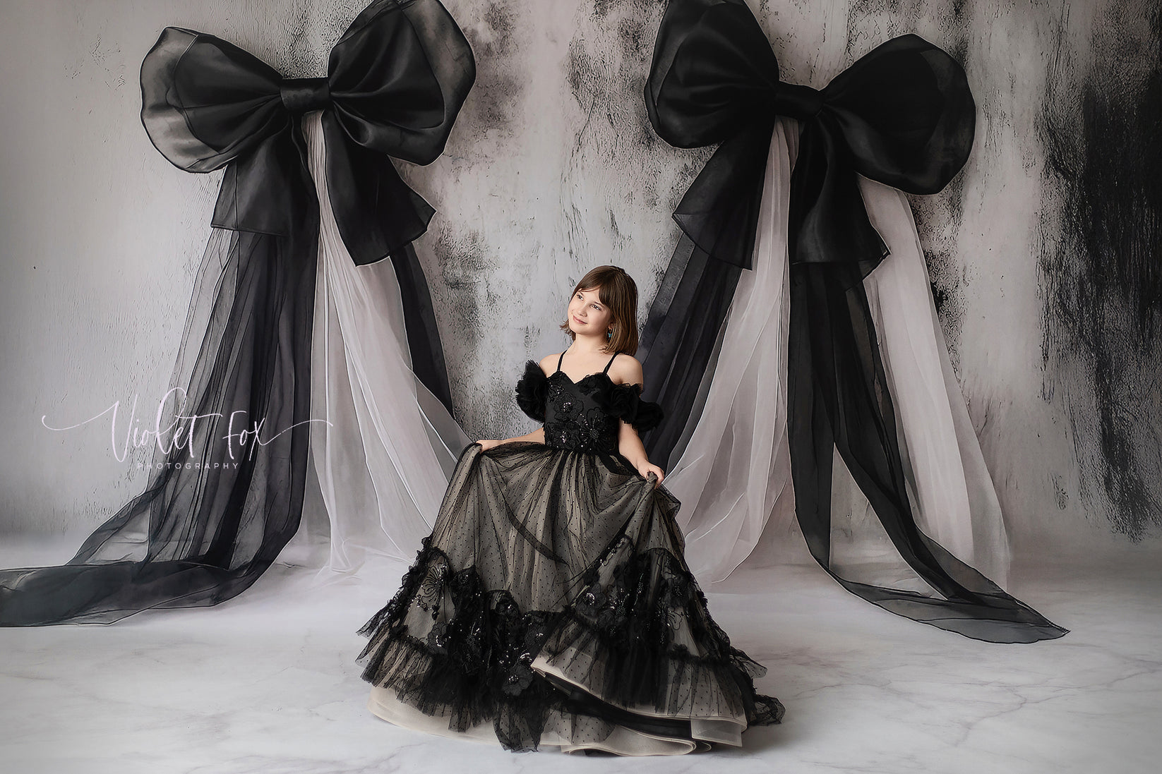 Onyx Bow Cascade - With Sweep Option – Fancy Fabric & Props