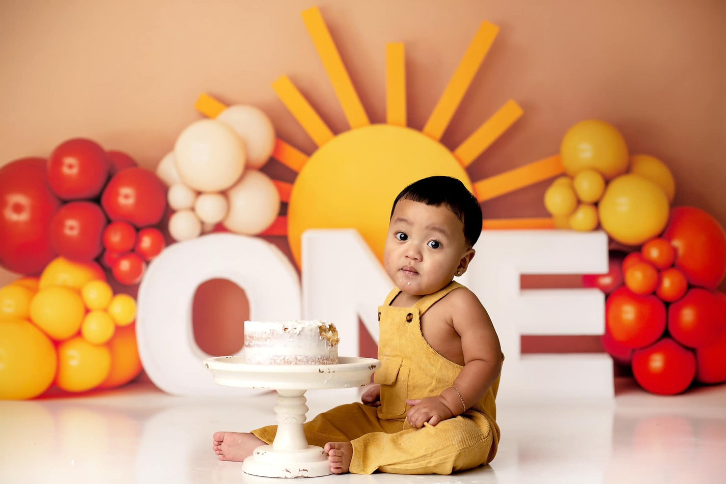 Sunny One – Fancy Fabric & Props