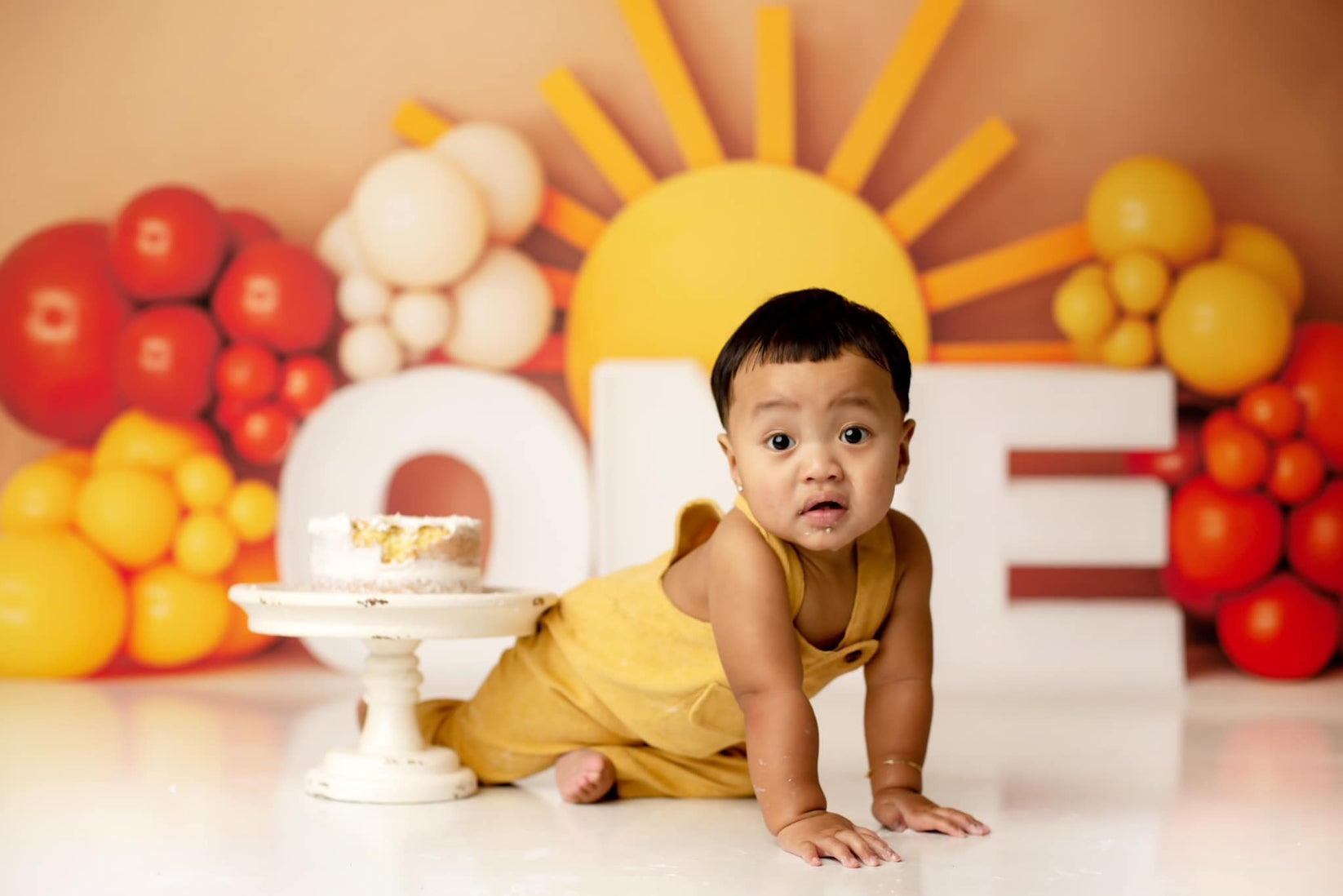 Sunny One – Fancy Fabric & Props
