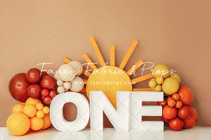 Sunny One – Fancy Fabric & Props