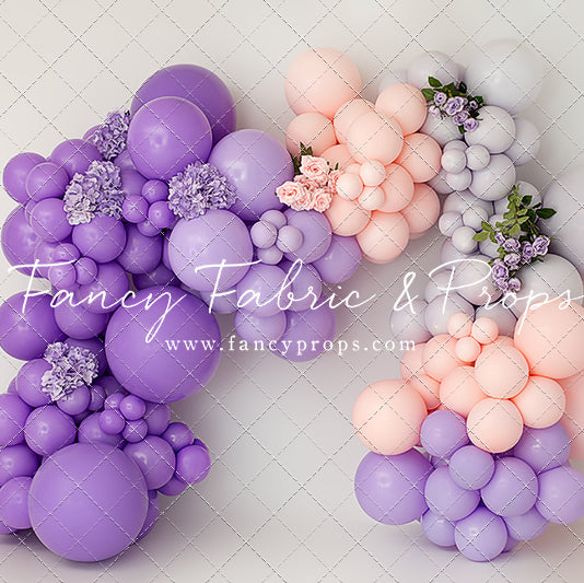Jazzy Lilac Balloon Arch – Fancy Fabric & Props