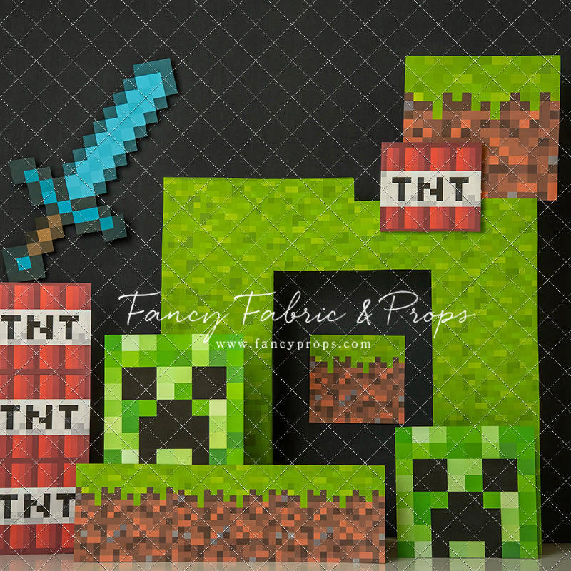 Creeper Craft – Fancy Fabric & Props