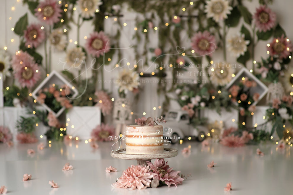 Daisy Chain – Fancy Fabric & Props