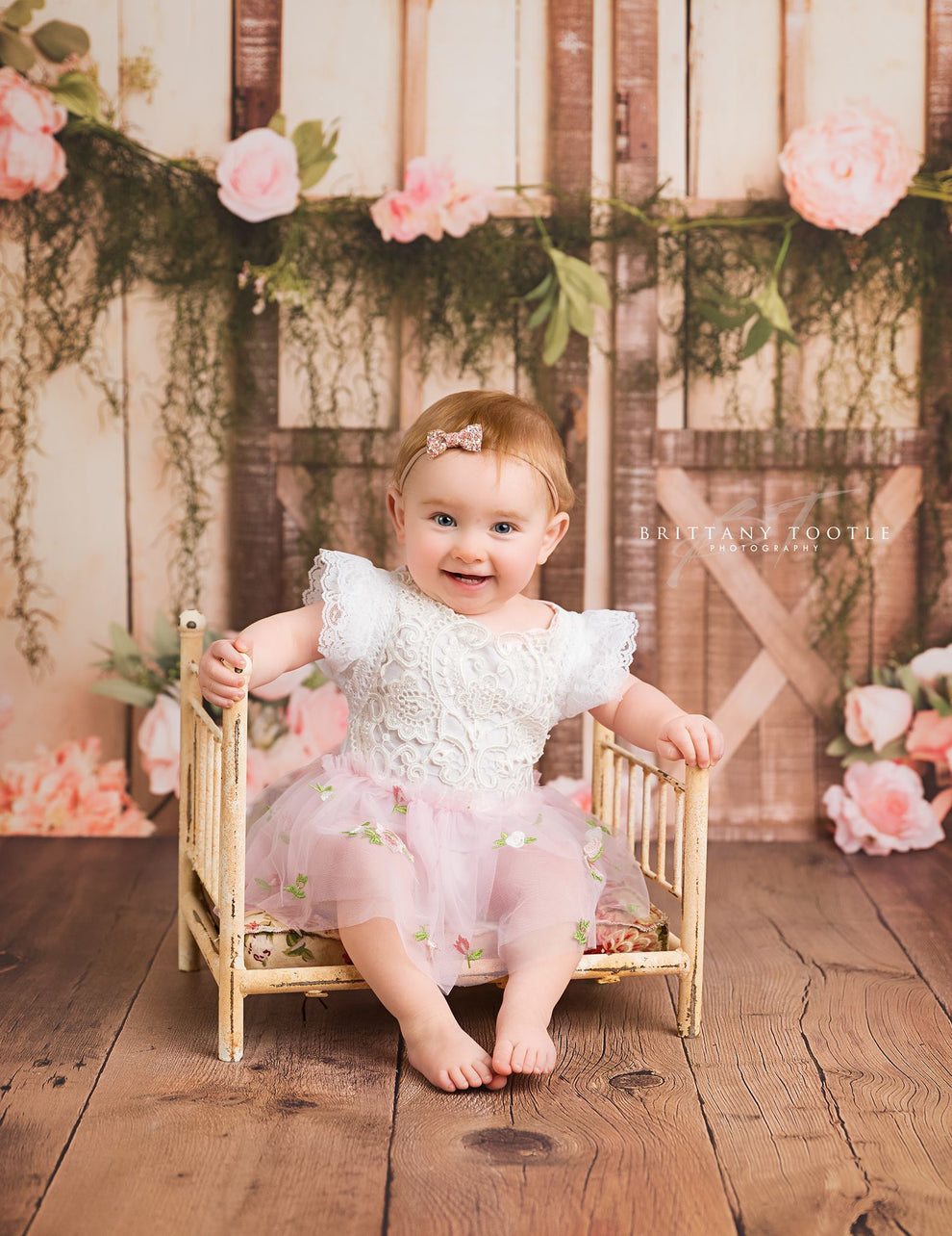 Hailey – Fancy Fabric & Props