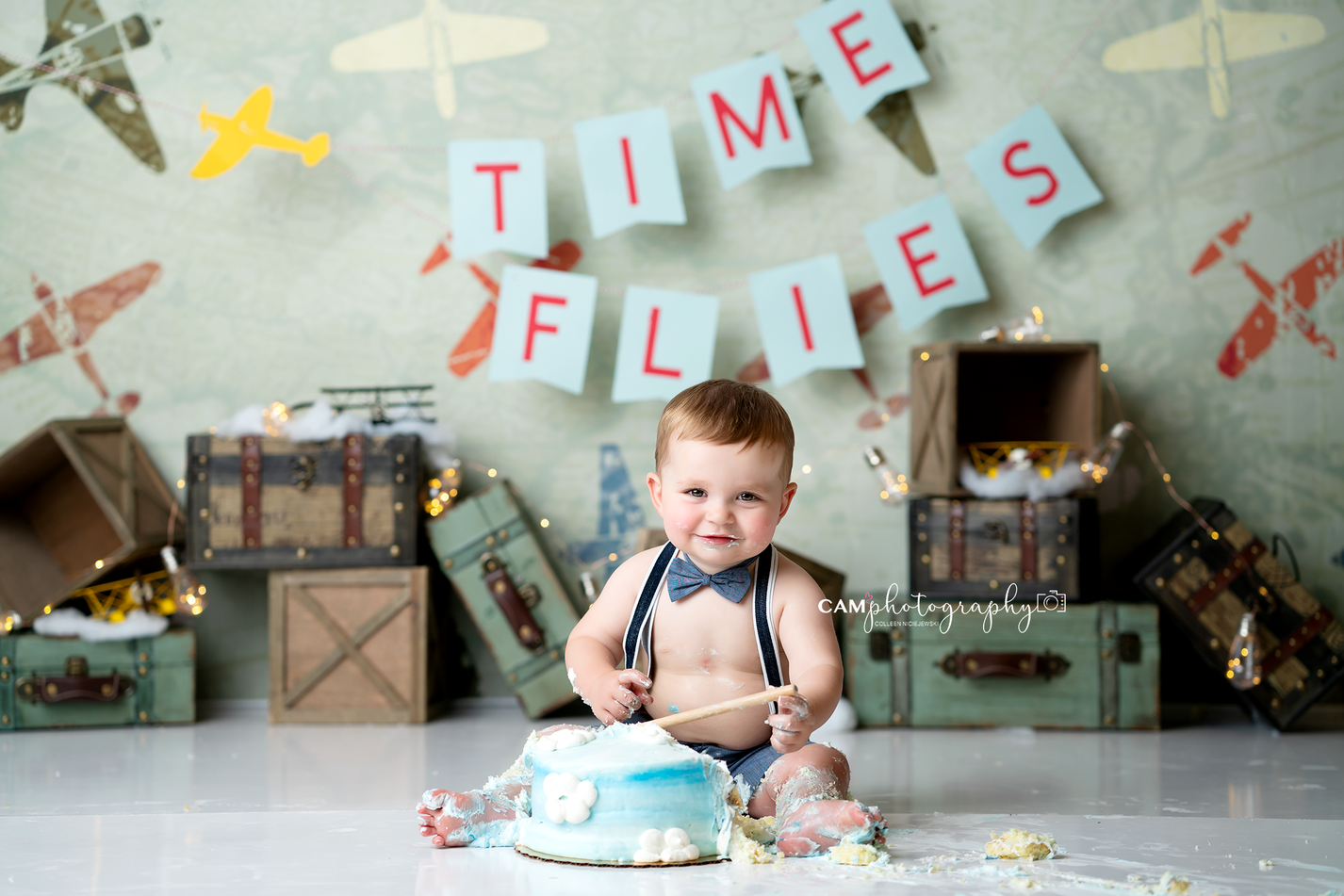 Time Flies – Fancy Fabric & Props