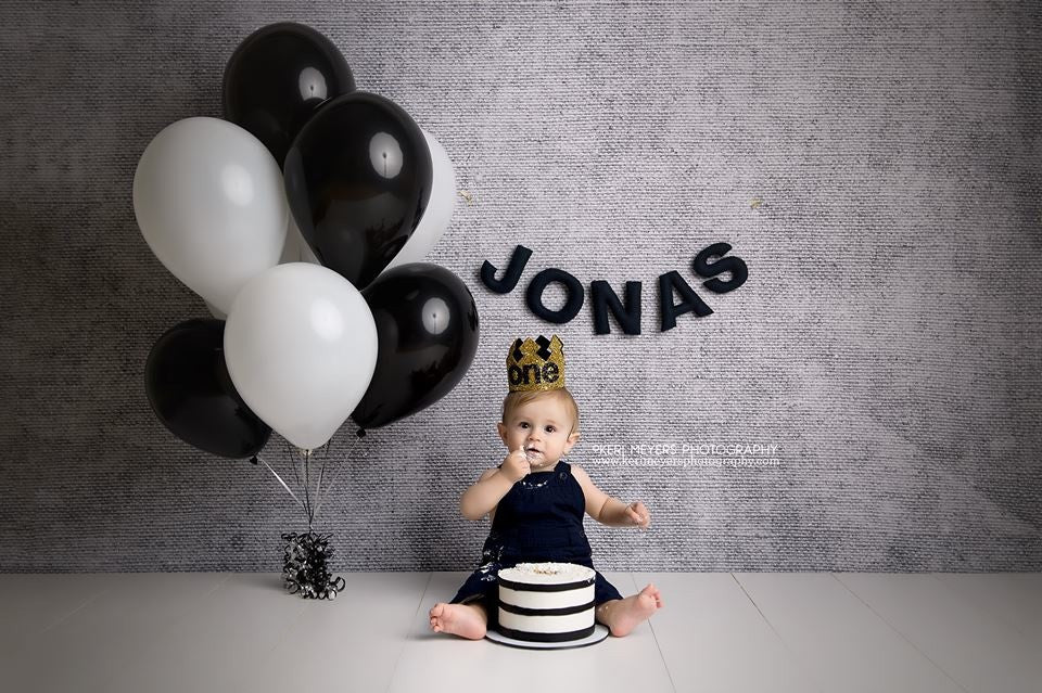 Greyson – Fancy Fabric & Props