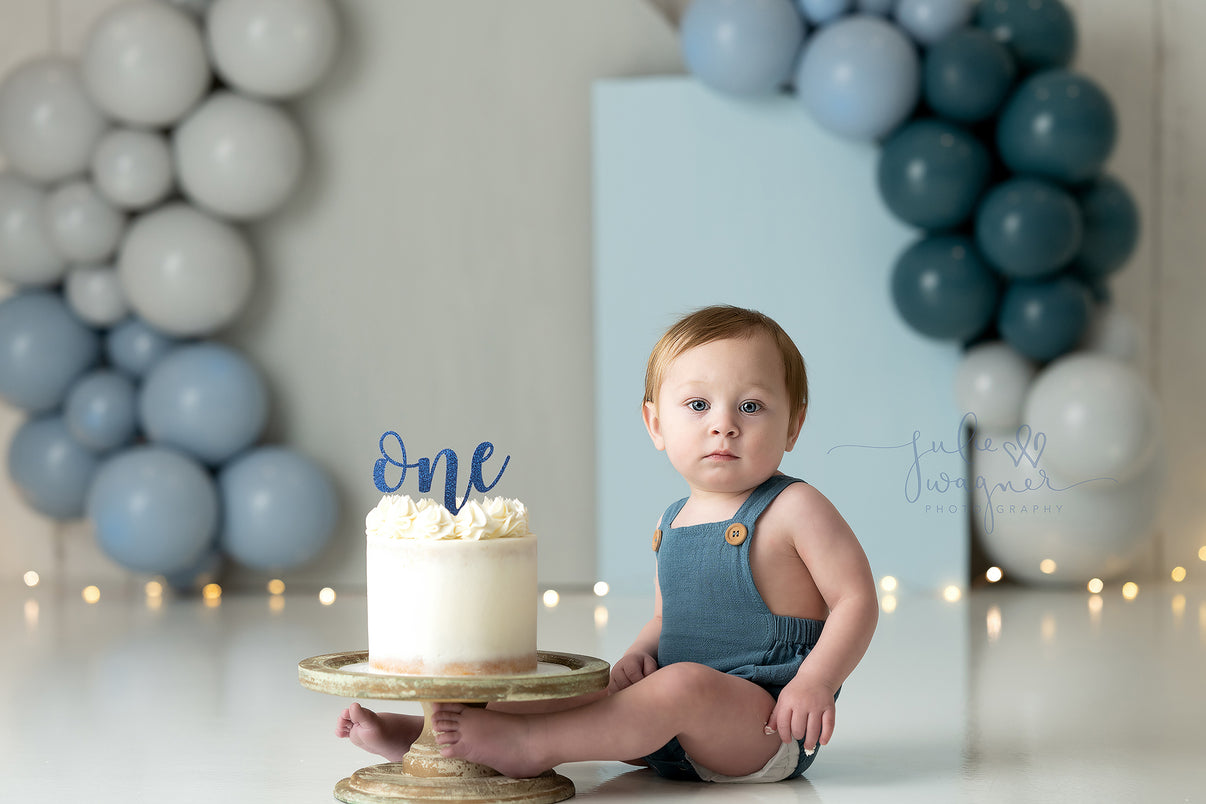 Baby Blue Birthday – Fancy Fabric & Props