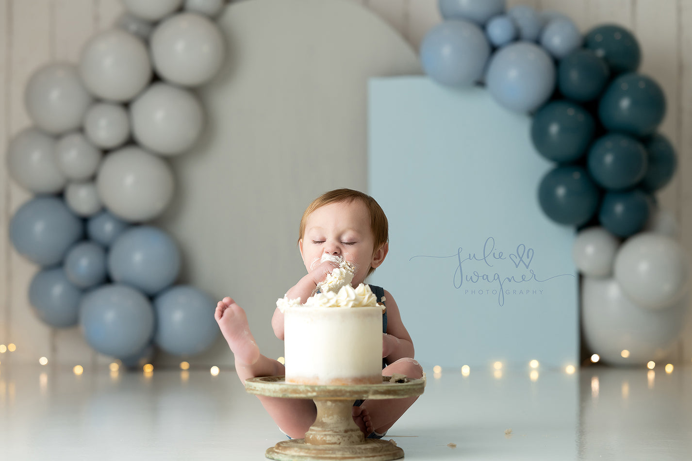 Baby Blue Birthday – Fancy Fabric & Props