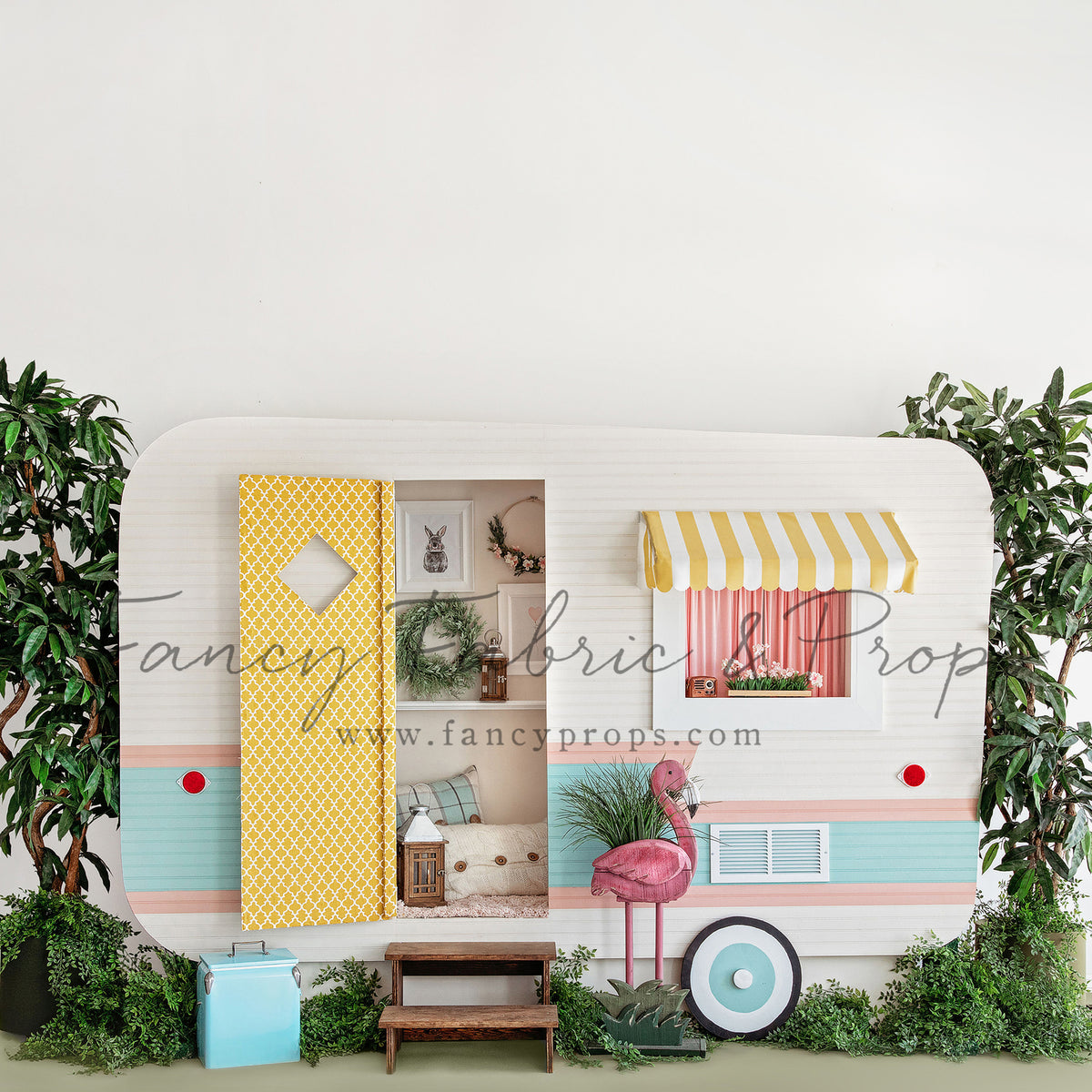 Happy Camper – Fancy Fabric & Props