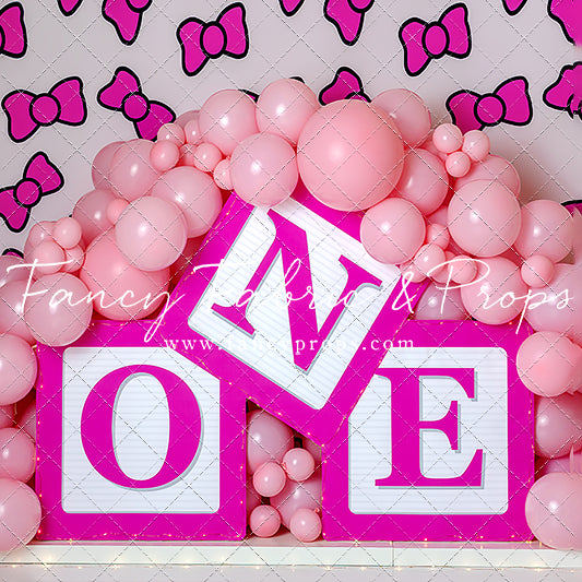 Hello Little Kitty – Fancy Fabric & Props