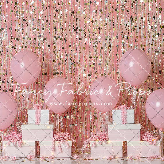 Incredibly Glamorous – Fancy Fabric & Props