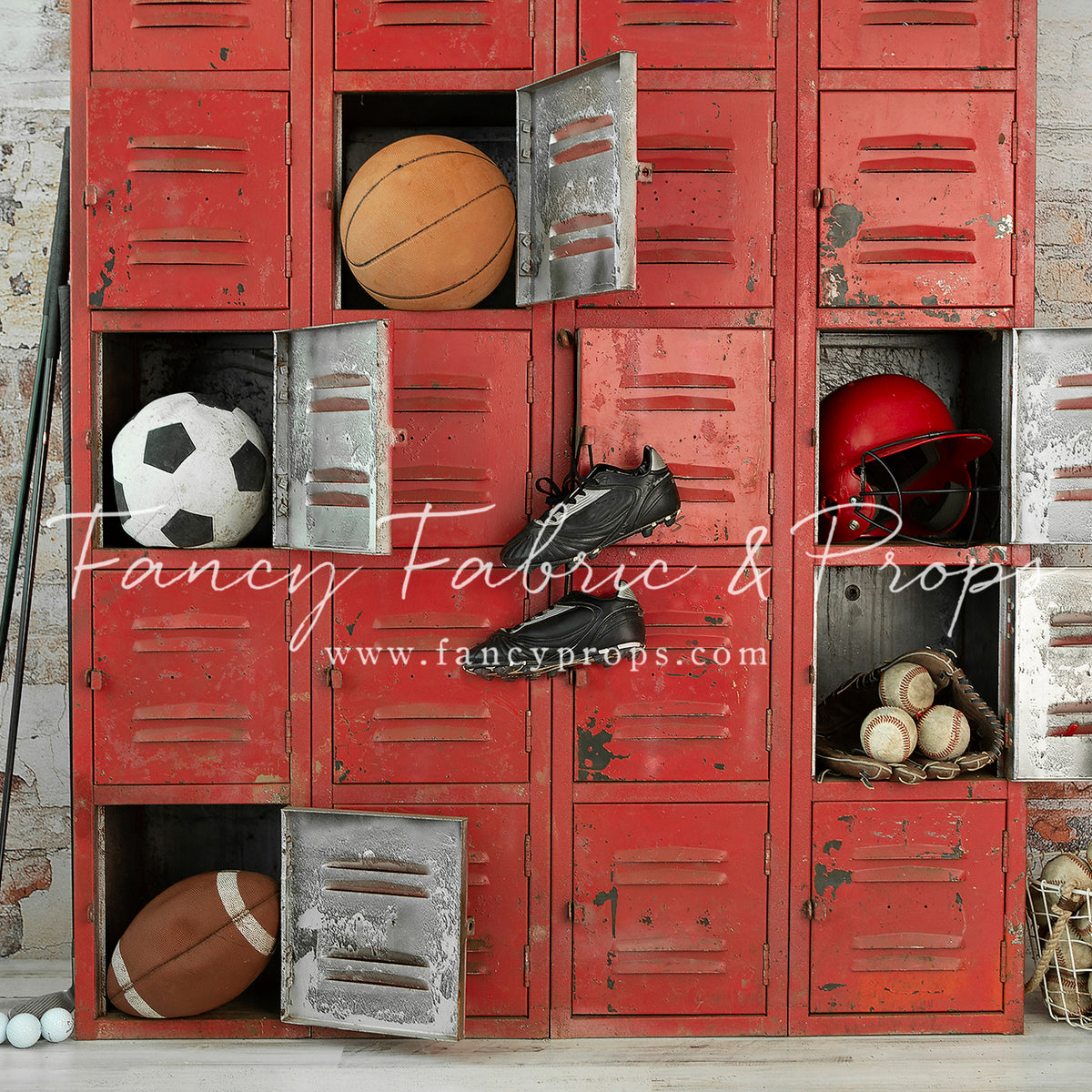 Vintage Locker Room – Fancy Fabric & Props